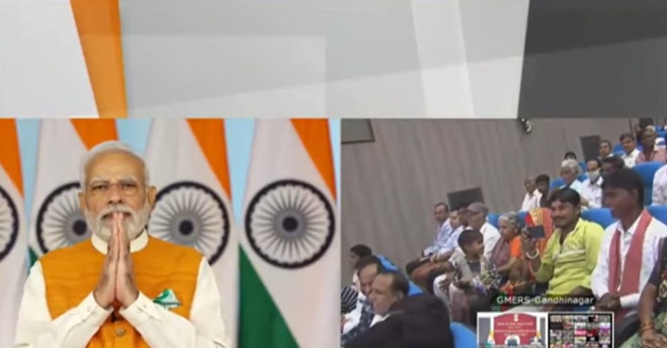 PM initiated the distribution of PMJAY-MA Yojana Ayushman cards ...