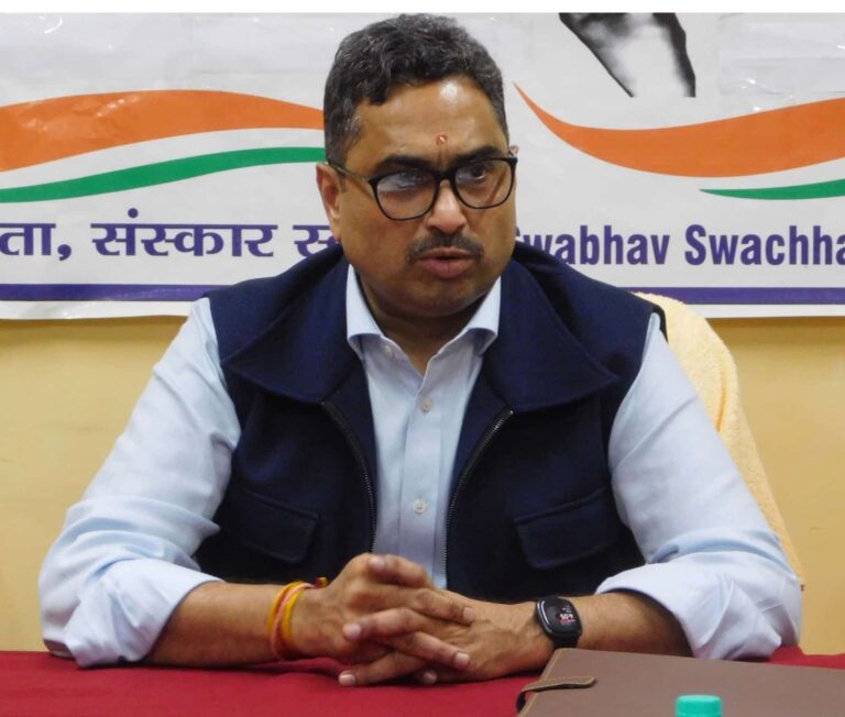 Sanjay Jaju reviews the construction of New Campus for Mass ...