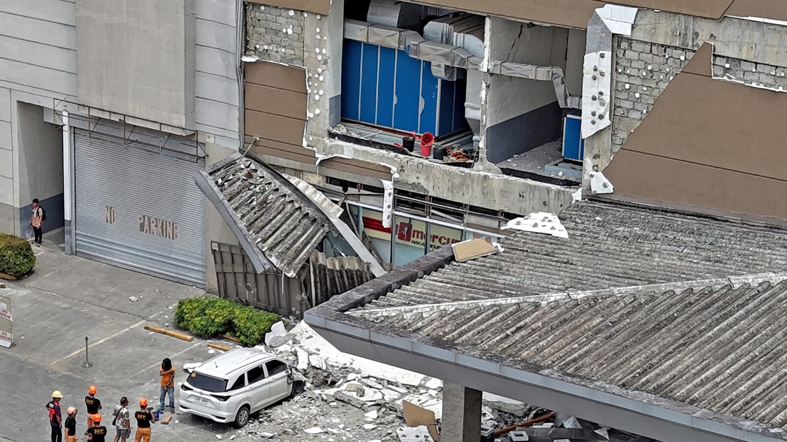 Powerful 7.4 Magnitude Earthquake Strikes Southern Philippines ...