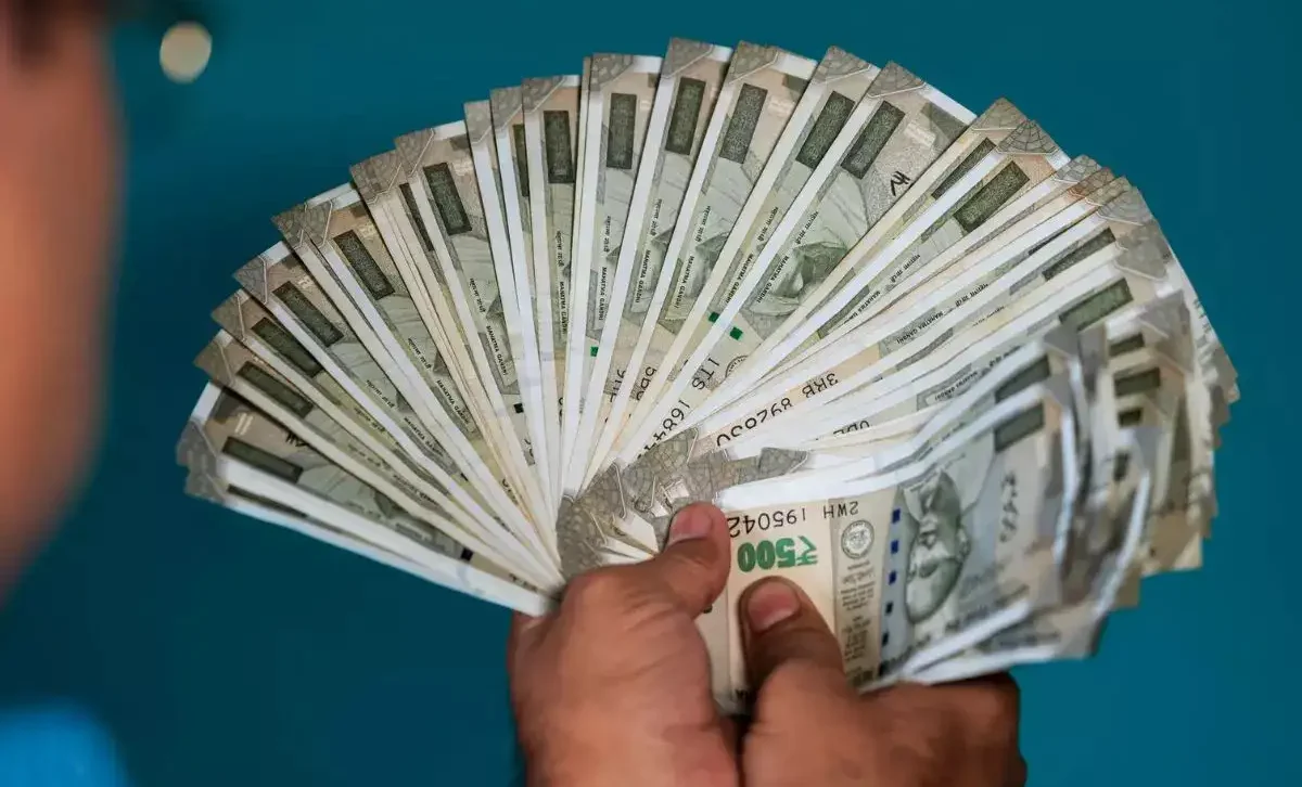 India Inc Anticipates 9% Salary Growth by 2026, Focusing on Bonuses and ...