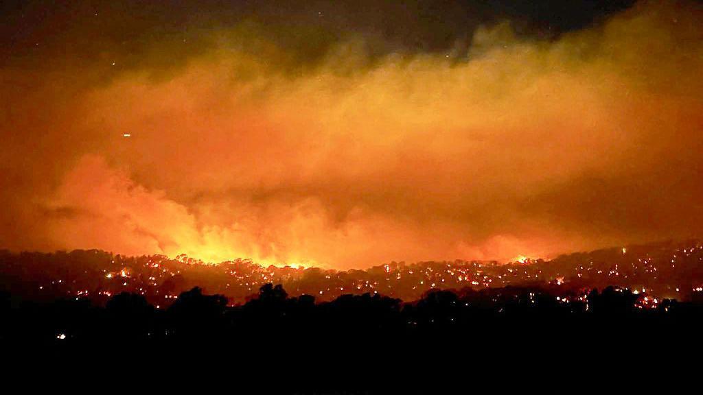 Australia Faces Severe Heatwave as Officials Issue 'Catastrophic' Fire ...